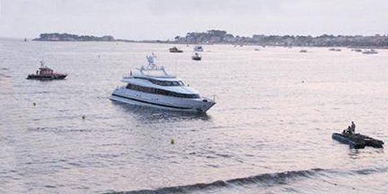 Yacht Beached After Hitting Rocks